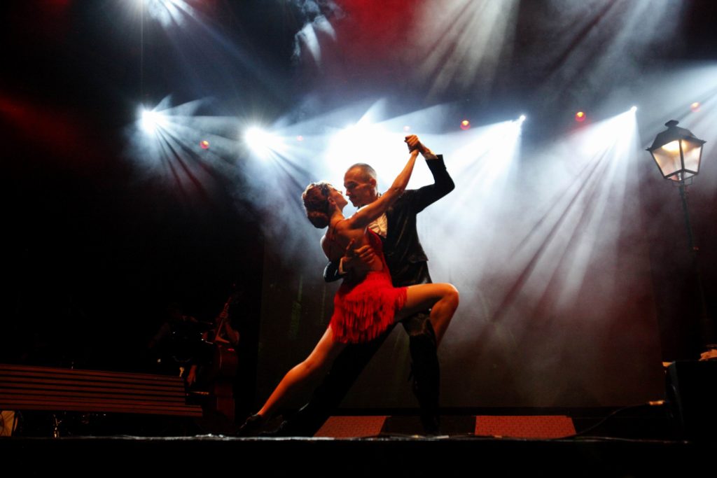 PARIS THE SHOW přiváží do Prahy a Brna nejkrásnější francouzské šansony ...