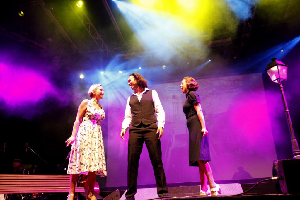 PARIS THE SHOW přiváží do Prahy a Brna nejkrásnější francouzské šansony ...